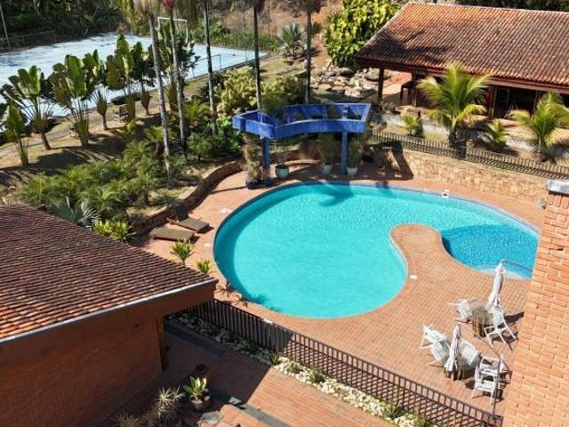Casa em Chácara de La Rocca, Carapicuíba/SP de 1163m² 7 quartos à venda por R$ 6.999.000,00