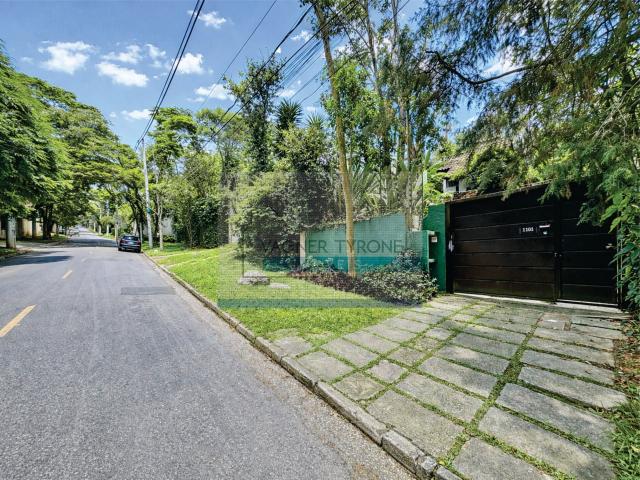 Casa em Chácara de La Rocca, Carapicuíba/SP de 304m² 3 quartos à venda por R$ 1.749.000,00