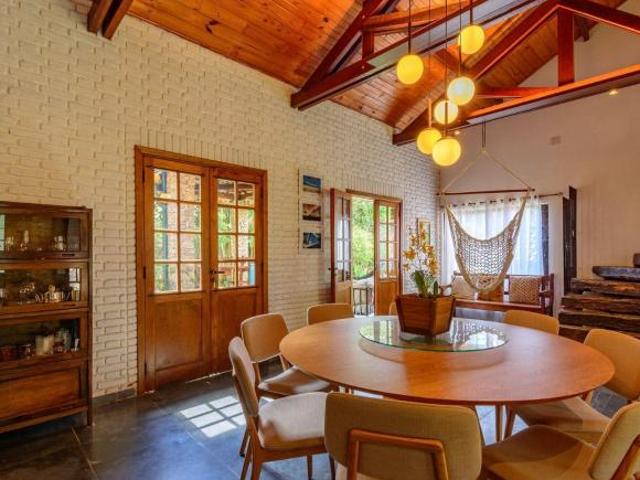 Casa em Chácara de La Rocca, Carapicuíba/SP de 390m² 4 quartos à venda por R$ 1.890.000,00