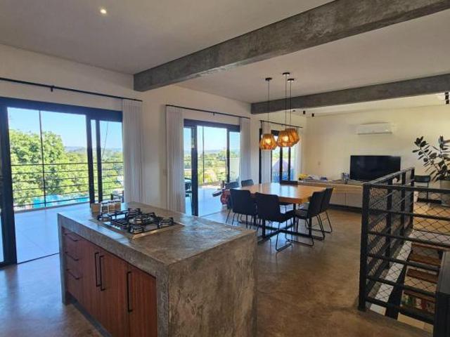 Casa em Chácara Moinho Velho, Carapicuíba/SP de 200m² 3 quartos à venda por R$ 1.900.000,00
