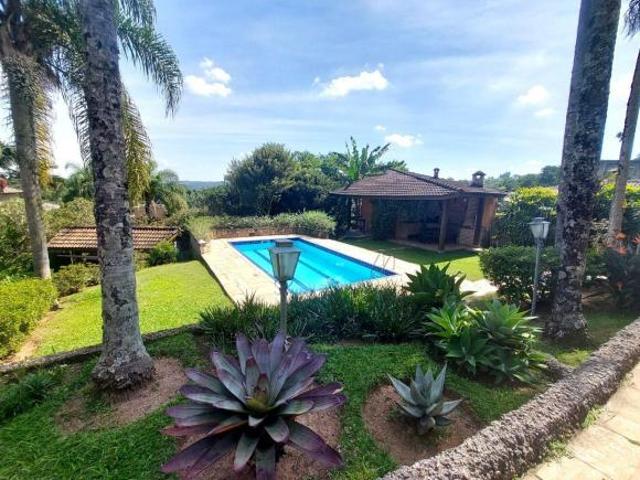 Casa em Chácara Moinho Velho, Carapicuíba/SP de 400m² 4 quartos à venda por R$ 1.950.000,00