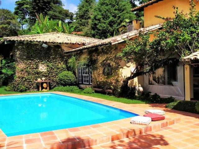 Casa em Chácara Santa Lúcia dos Ypes, Carapicuíba/SP de 490m² 4 quartos à venda por R$ 2.100.000,00