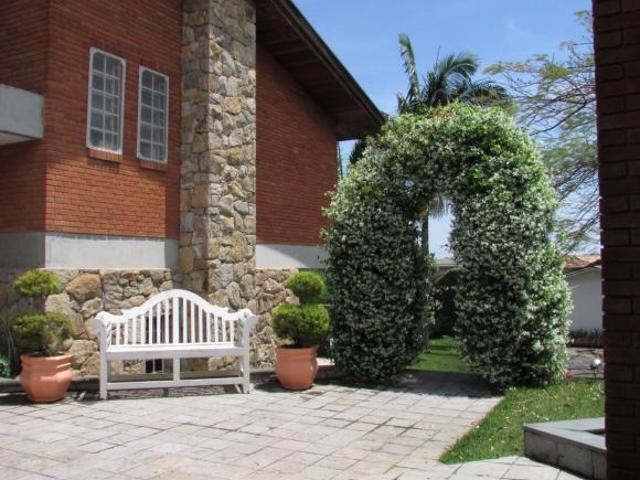 Casa em Chácara Santa Lúcia dos Ypes, Carapicuíba/SP de 330m² 3 quartos à venda por R$ 1.600.000,00