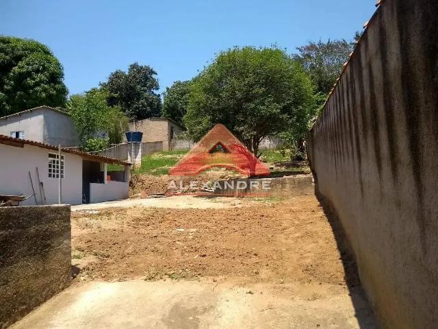 Casa em Chácaras Pousada do Vale, São José dos Campos/SP de 40m² 3 quartos à venda por R$ 276.900,00