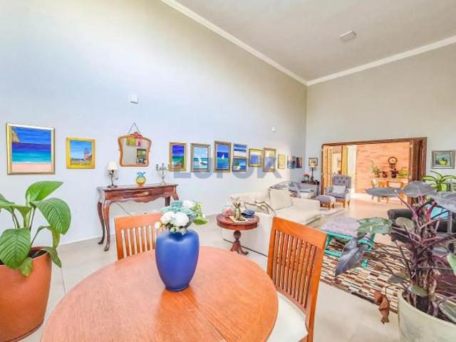 Casa em Chácaras Silvania, Valinhos/SP de 212m² 3 quartos à venda por R$ 1.980.000,00