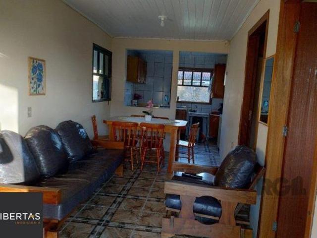 Casa em Cidreira de 3 dormitórios próximo do mar