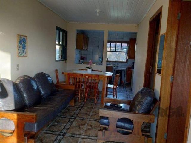 Casa em Cidreira de 3 dormitórios próximo do mar