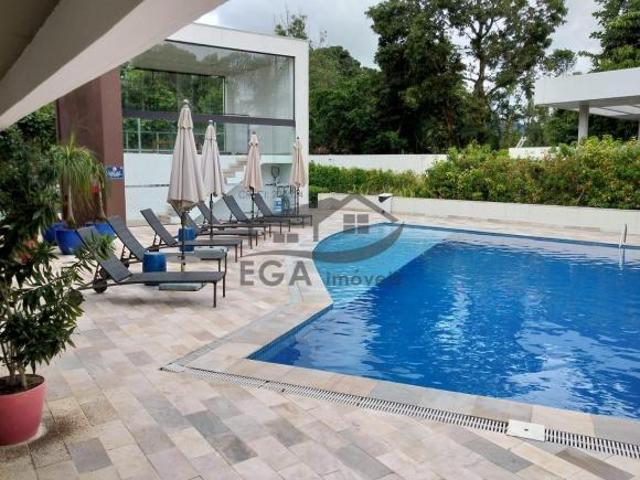 CASA EM COMD. CAMBURI ALTO PADRÃO
