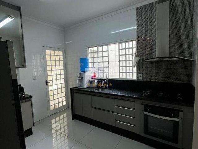 Casa em Concórdia I, Araçatuba/SP de 200m² 3 quartos à venda por R$ 640.000,00