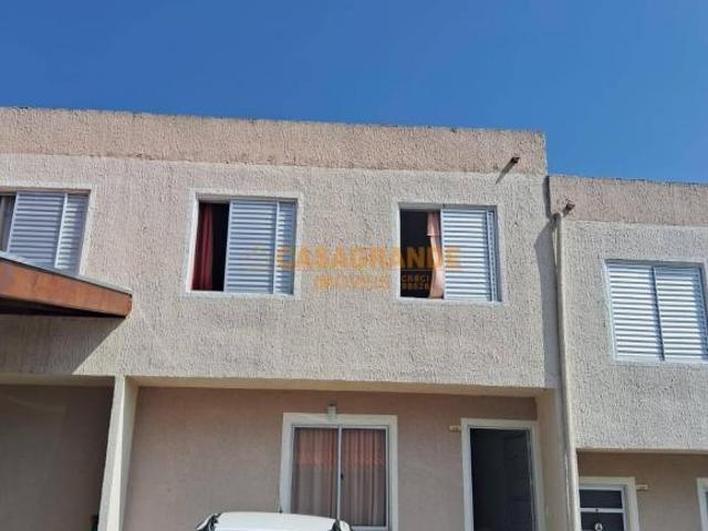 Casa em Cond. à Venda 3 quartos, 2 banheiros, 2 vagas Girassol II