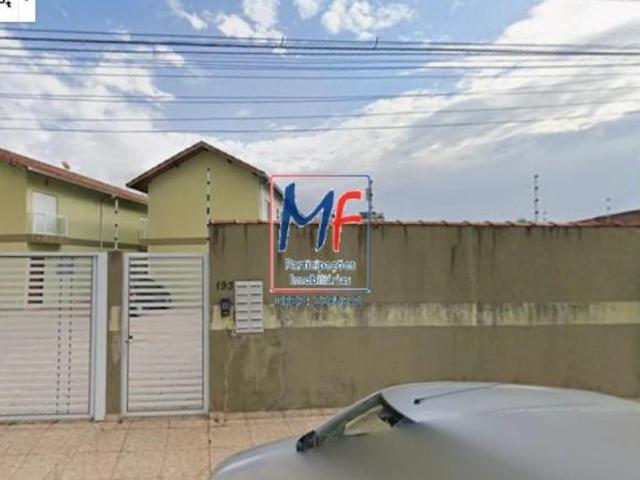 Casa em cond. fechado à venda em Mongaguá/SP, com 2 quartos 1 suíte, sala, cozinha planejada, saca