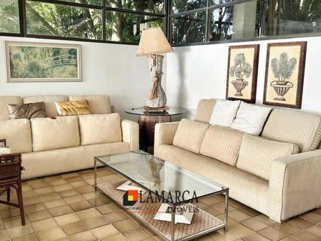 Casa em Cond. fechado com vista total para o mar