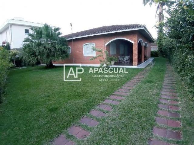 Casa em Cond. Fechado de Alto Padrão acesso direto à praia da Cocanha