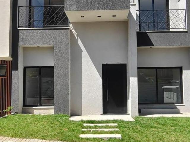 Casa em Cond. Fechado para viver com segurança e conforto. Res. Alto Boulevard