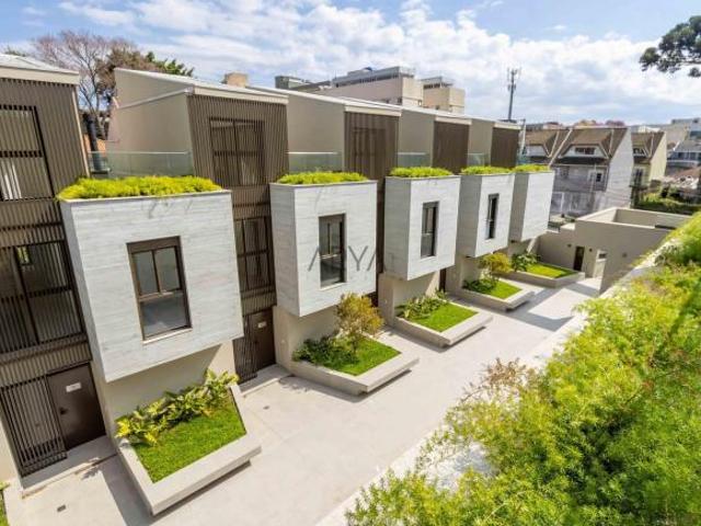 Casa em condimínio à venda no Mercês ARYA1
