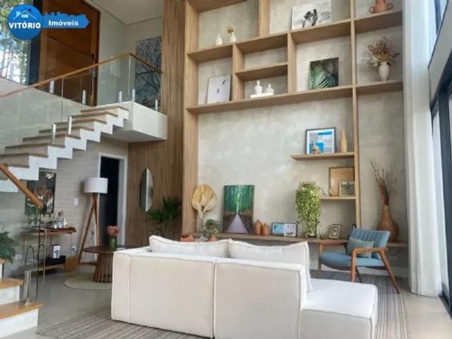 Casa com Porta Fechada á venda em São Roque!