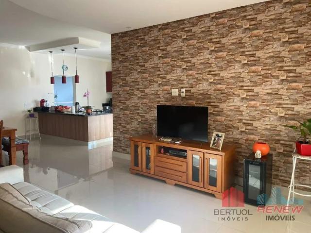 Casa em condomínio com vista privilegiada