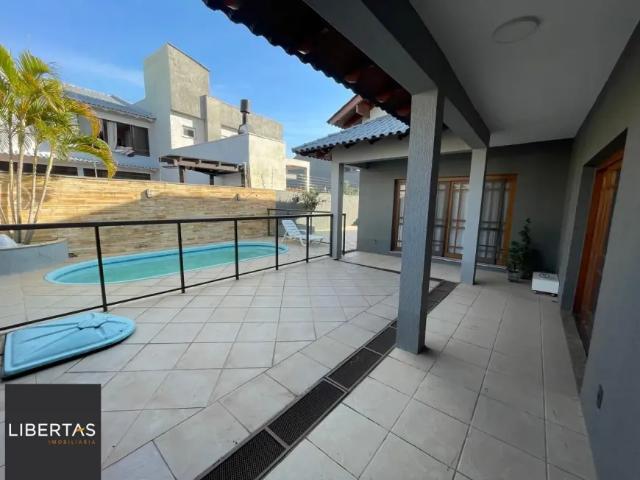 Casa em Condomínio com 03 quartos 01 suíte com closet e 06 vagas no Ecoville