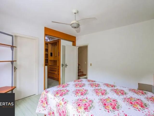 Casa em condomínio com 242m2 no bairro Ecoville