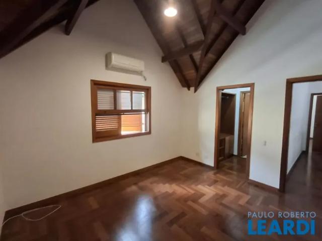 Casa em condomínio alto da boa vista sp