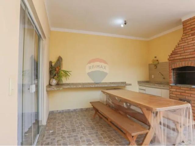 Casa em Condomínio de Luxo com 3 Suítes e 4 Vagas em Sorocaba Parque Residencial Villa dos Ingleze