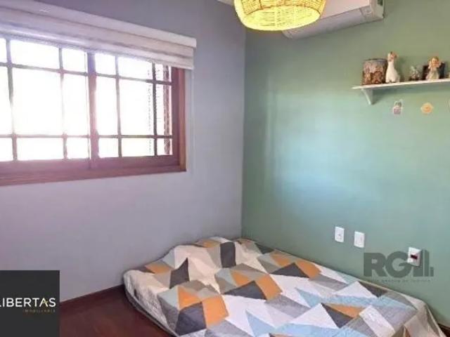 Casa em condomínio em Ipanema de 3 dormitórios e 2 vagas