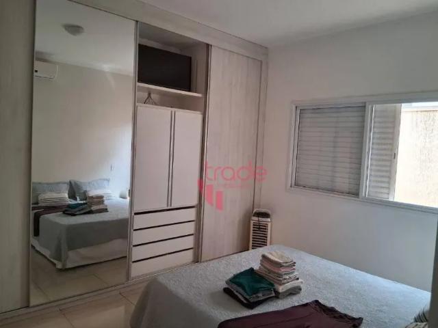 Casa em Condomínio Fechado para Venda e Locação de 03 Quartos no Bairro Condomínio Bella Città em Ri