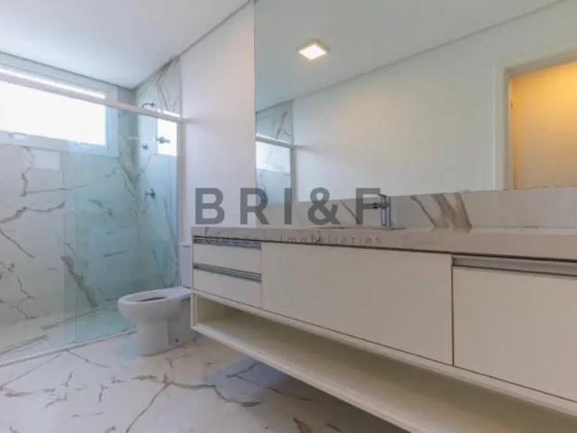Casa em Condomínio Fechado com 04 Suítes no Brooklin