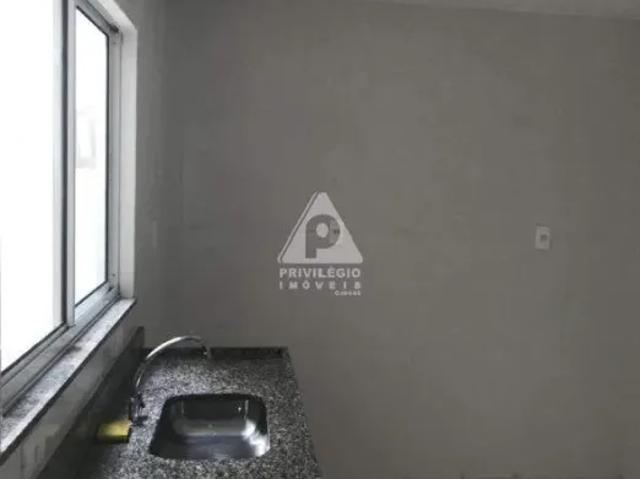 Casa em Condomínio Fechado em Vargem Pequena – 2 Suítes, Lazer e Segurança por R$ 350 mil!