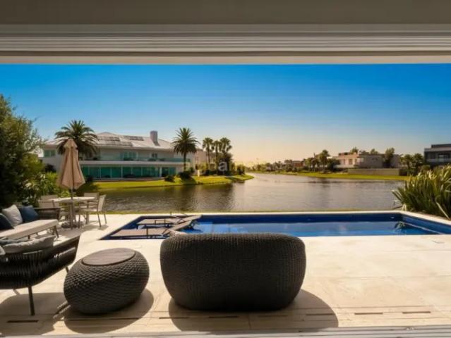 Casa em Condomínio Mobiliada em Condomínio Enseada Lagos Xangri Lá Venda REF: CA3167