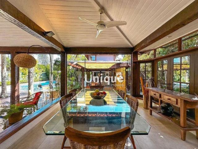 Casa em condomínio pé na areia à venda na praia de Manguinhos por R$ 5.700.000,00
