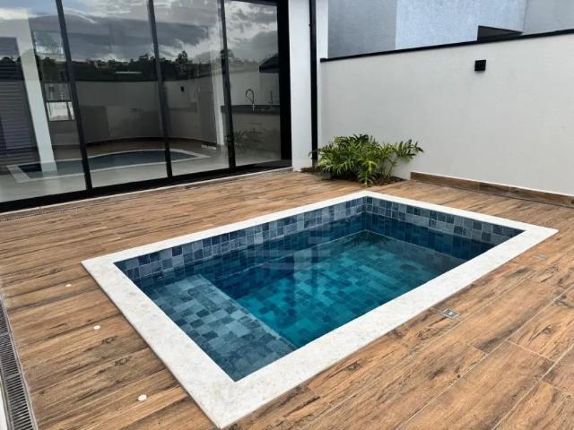Casa em condomínio térrea em Valinhos. 3 suítes, piscina, garagens