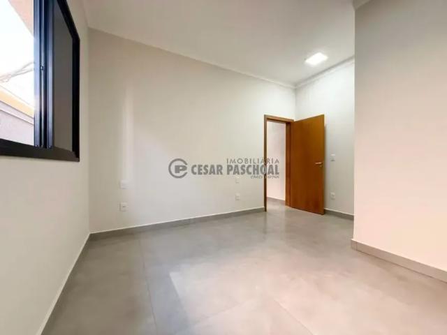 Casa em Condomínio Térrea Jardim Cybelli Terreno de 250 m² Área útil 149,15 m² 03 suítes. Ban