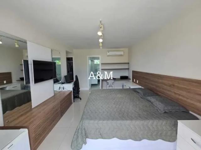 Casa em Condomínio Triplex / Residencial / Recreio dos Bandeirantes