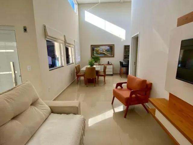 Casa em Condomínio à Venda em Hortolândia SP: 3 Quartos, 1 Suíte, 2 Salas, 2 Banheiros, 4 Vagas, 145