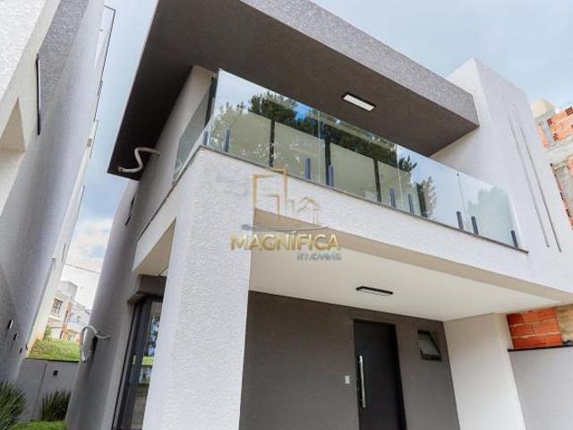 Casa em Condomín