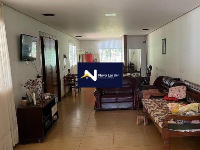 Casa em condomínio 3.535m², 4 quartos, 4 suítes em Bom Despacho