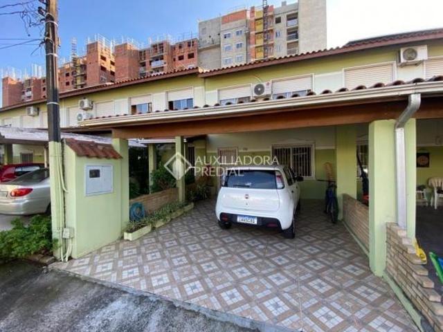 Casa em condomínio 3 três dormitórios transformados em 2 dois,banheiros e garagem 2 dois carros