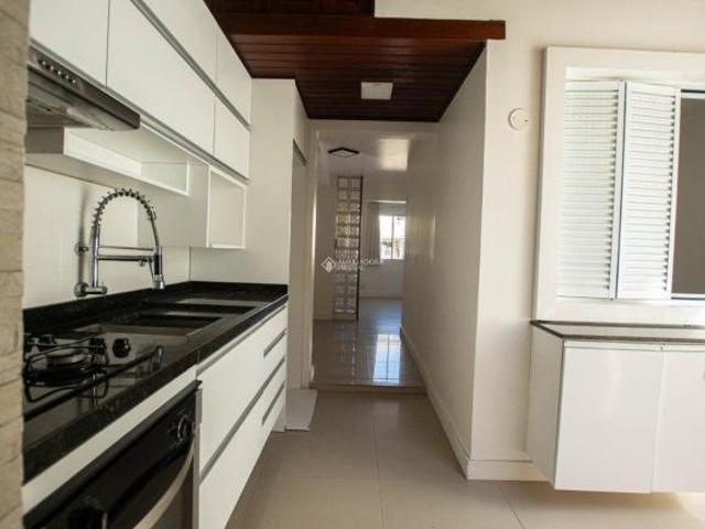 Casa em condomínio 3 dorm, suite, semi mobiliada, churrasqueira, 1 vaga, infra completa!