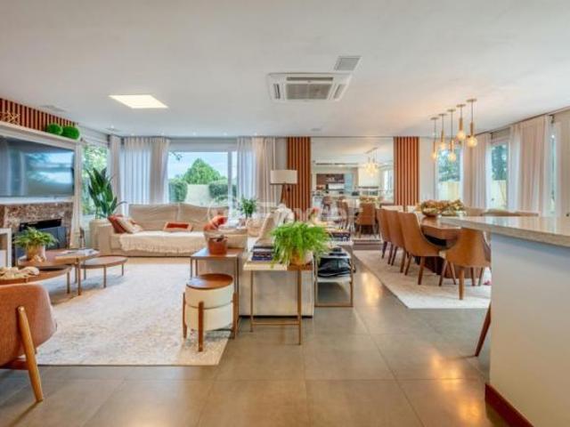 Casa em Condomínio, 3 dormitórios, 484.9 m², em Vila Conceição