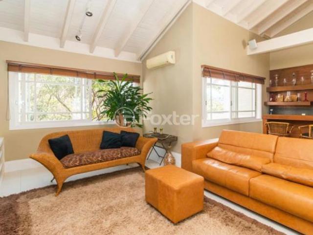 Casa em Condomínio, 3 dormitórios, 566.83 m², em Boa Vista
