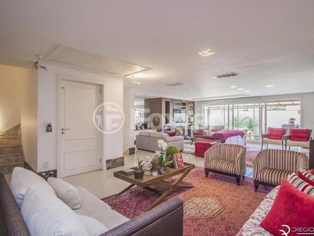 Casa em Condomínio, 3 dormitórios, 629.71 m², em Boa Vista