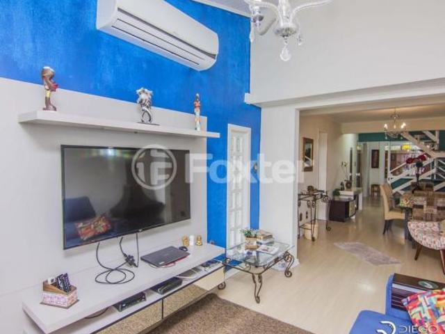 Casa em Condomínio, 3 dormitórios, 121 m², em Cavalhada