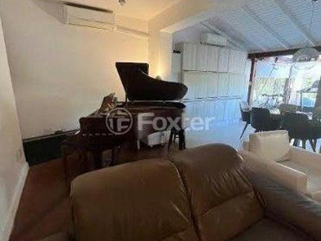 Casa em Condomínio, 3 dormitórios, 121 m², em Jardim Sabará