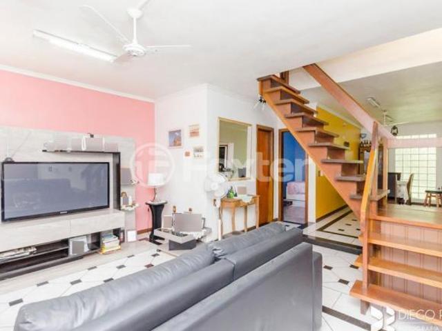 Casa em Condomínio, 3 dormitórios, 124.7 m², em Glória