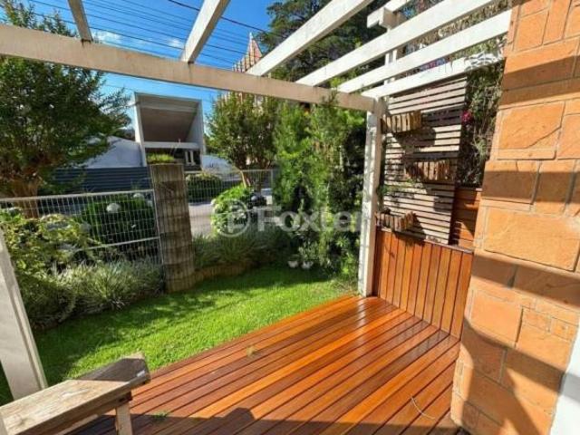 Casa em Condomínio, 3 dormitórios, 130 m², em Planalto