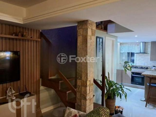 Casa em Condomínio, 3 dormitórios, 130 m², em Mário Quintana