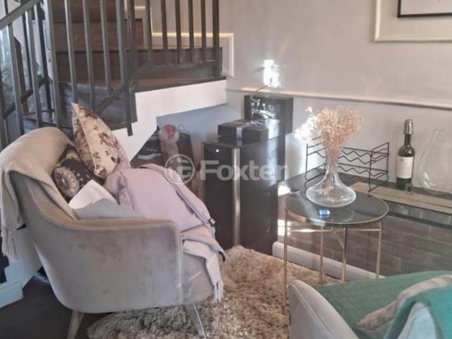 Casa em Condomínio, 3 dormitórios, 140 m², em Pitas