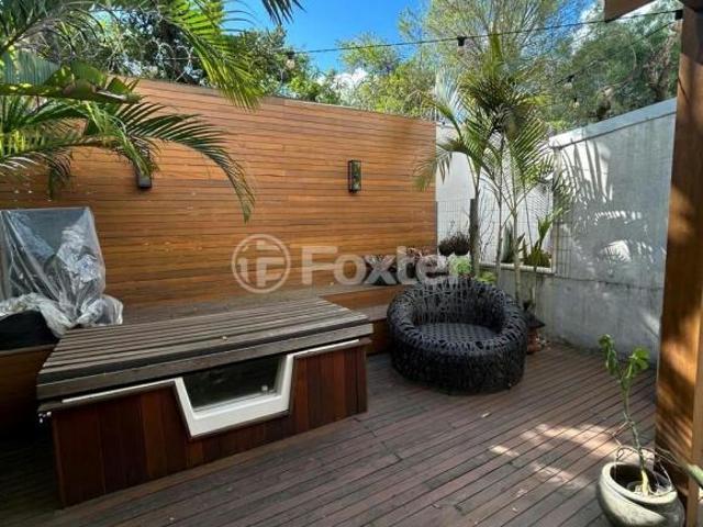 Casa em Condomínio, 3 dormitórios, 151 m², em Mário Quintana