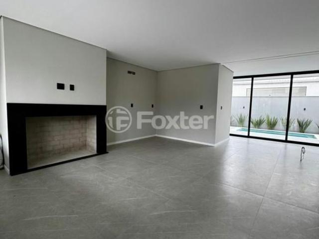 Casa em Condomínio, 3 dormitórios, 153 m², em Parque da Matriz